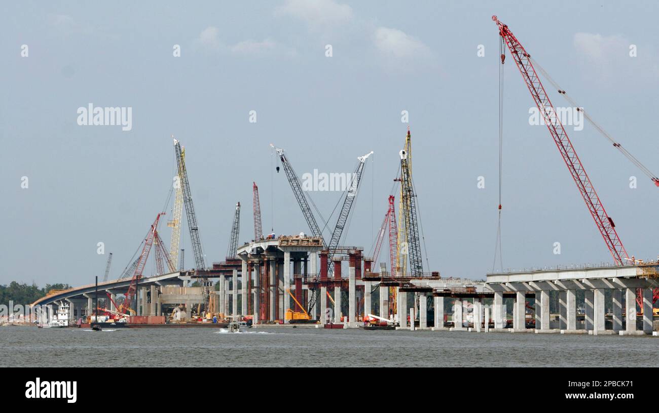 The Highway 90 bridge between Biloxi and Ocean Springs in under ...