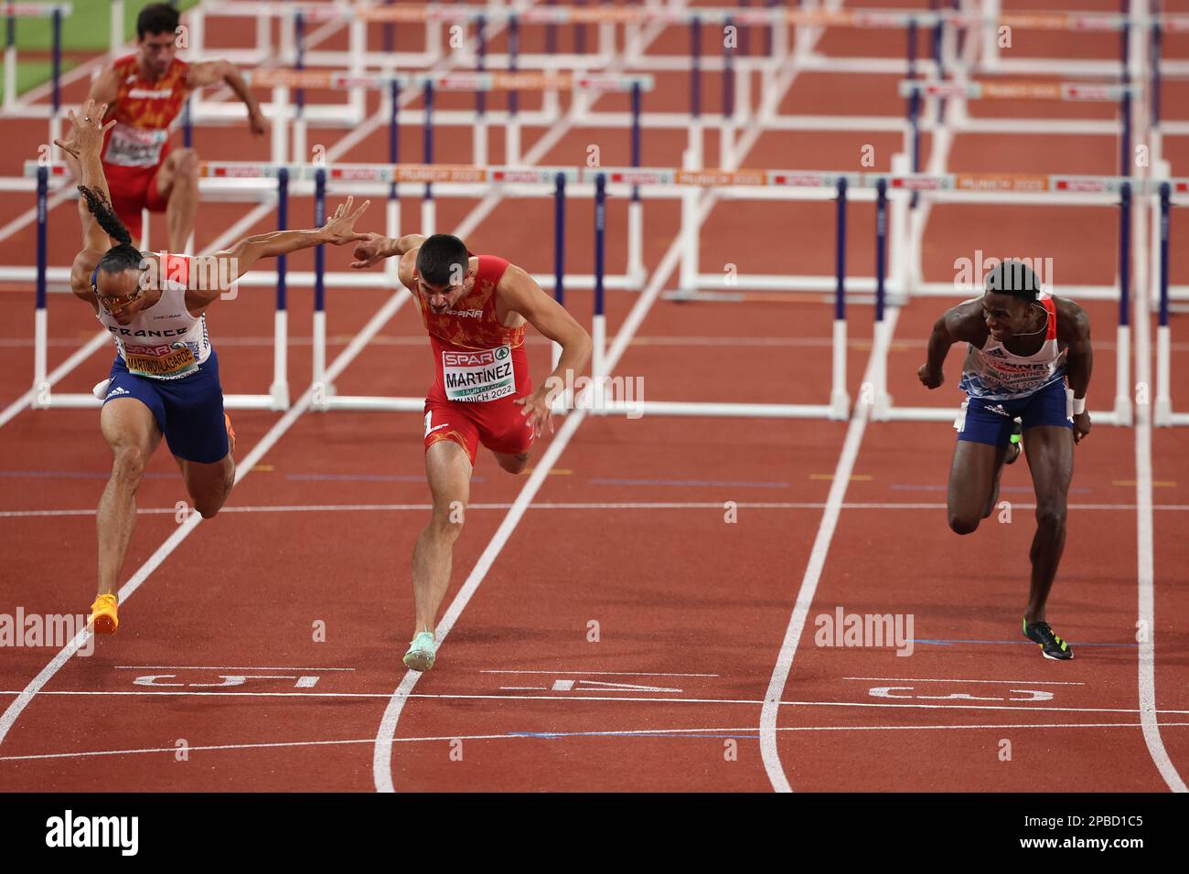 Athletics finish line hi-res stock photography and images - Alamy