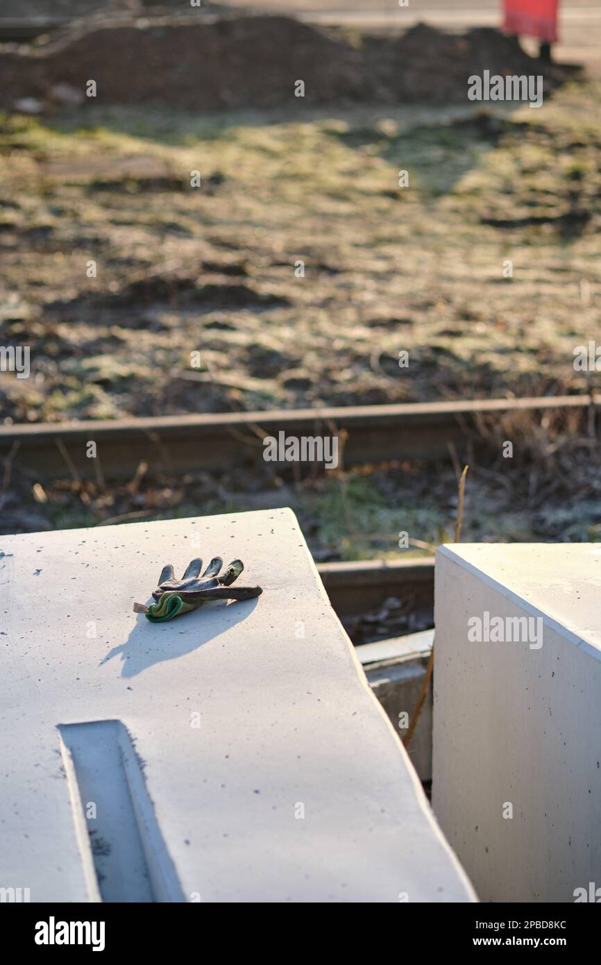 Red concrete blocks hi-res stock photography and images - Alamy