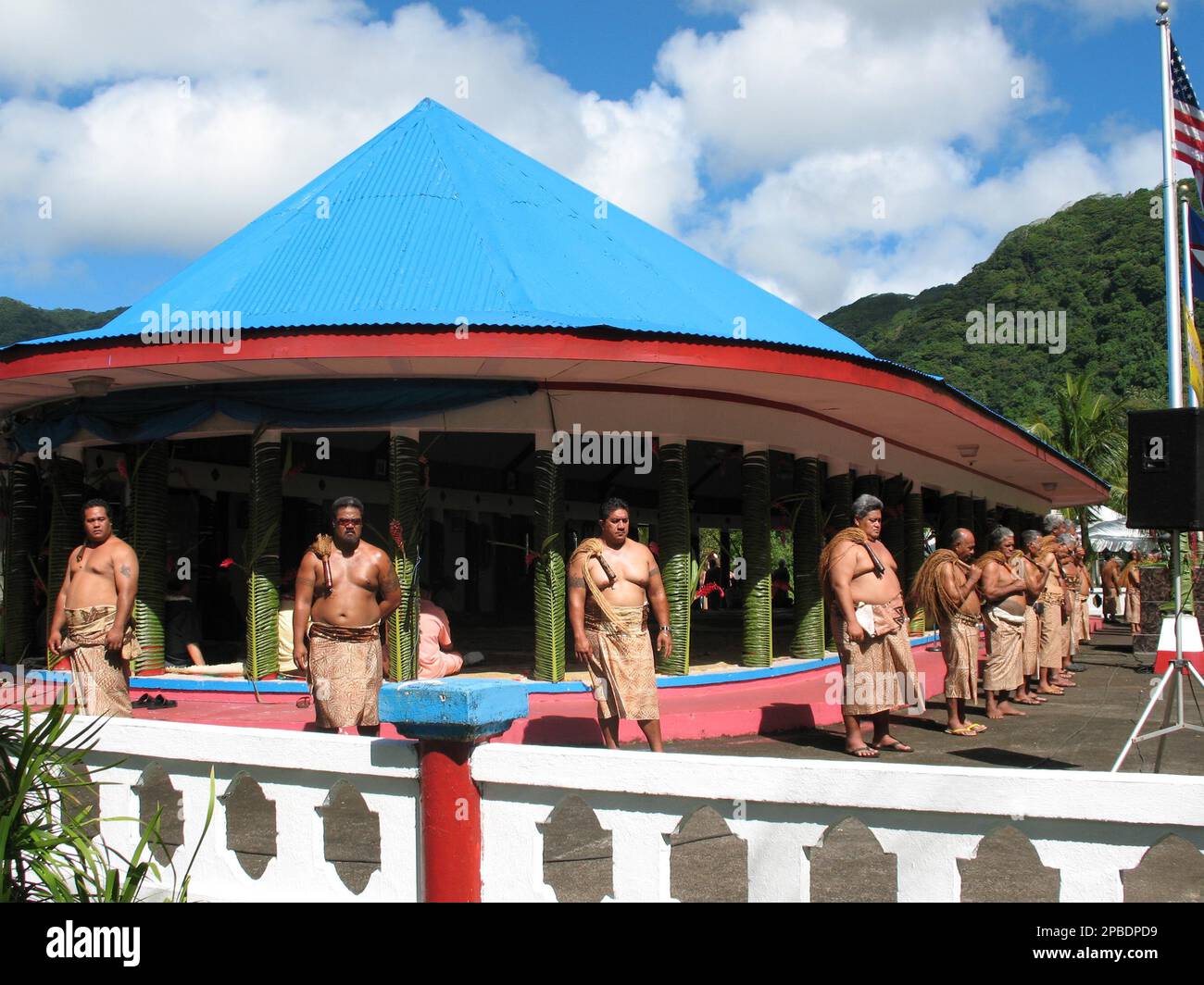 In traditional attire, Samoan chiefs stand guard, to surround a Samoan ...