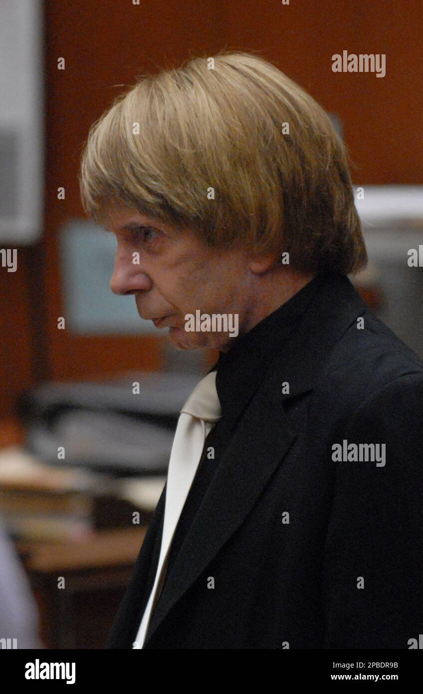 Phil Spector stands in Los Angeles Superior Court during his trial ...