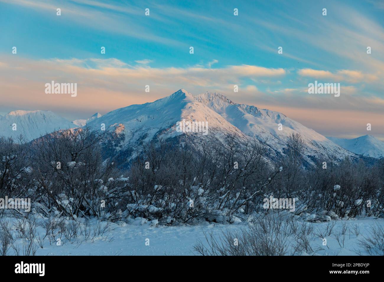 Alaskan mountain range hi-res stock photography and images - Alamy