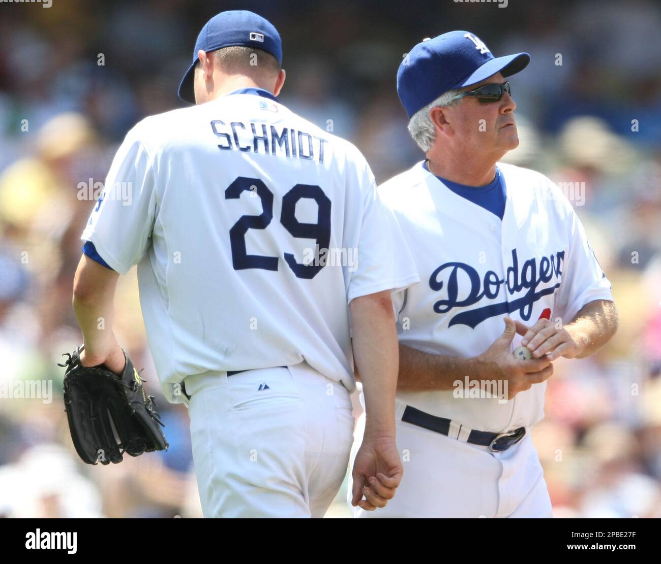 Los Angeles Dodgers manager Grady Little, right, takes starting pitcher ...