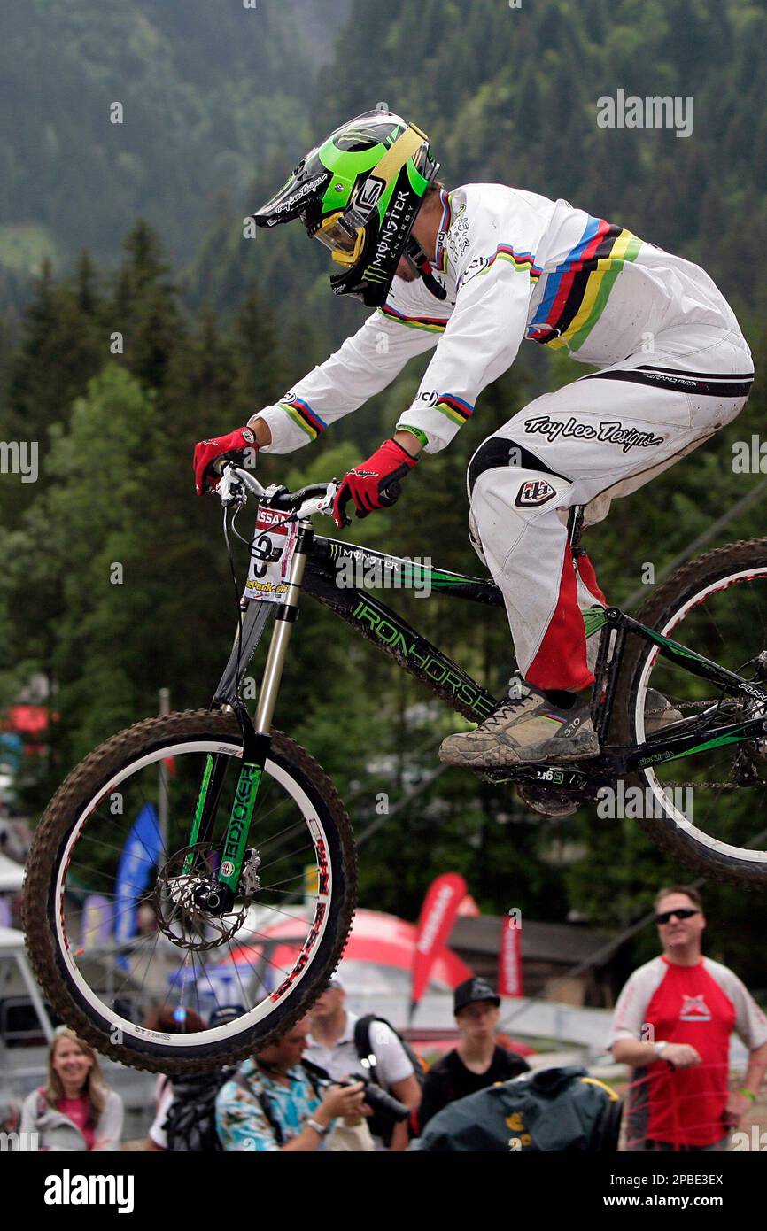 Australian rider Samuel Hill competes in the semifinals of UCI Mountain ...