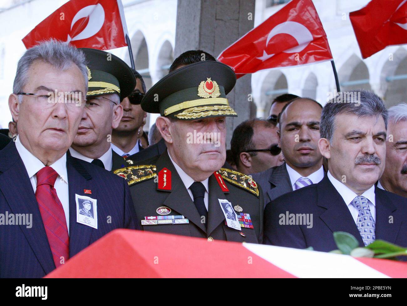 Turkey's Chief of Staff Gen. Yasar Buyukanit, center, main opposition ...