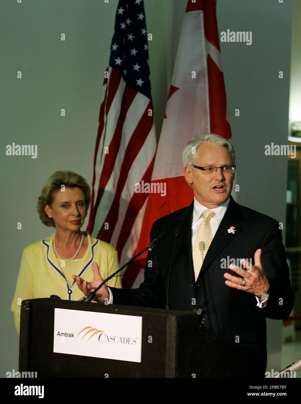 Washington Gov. Chris Gregoire, left, and British Columbia Premier ...