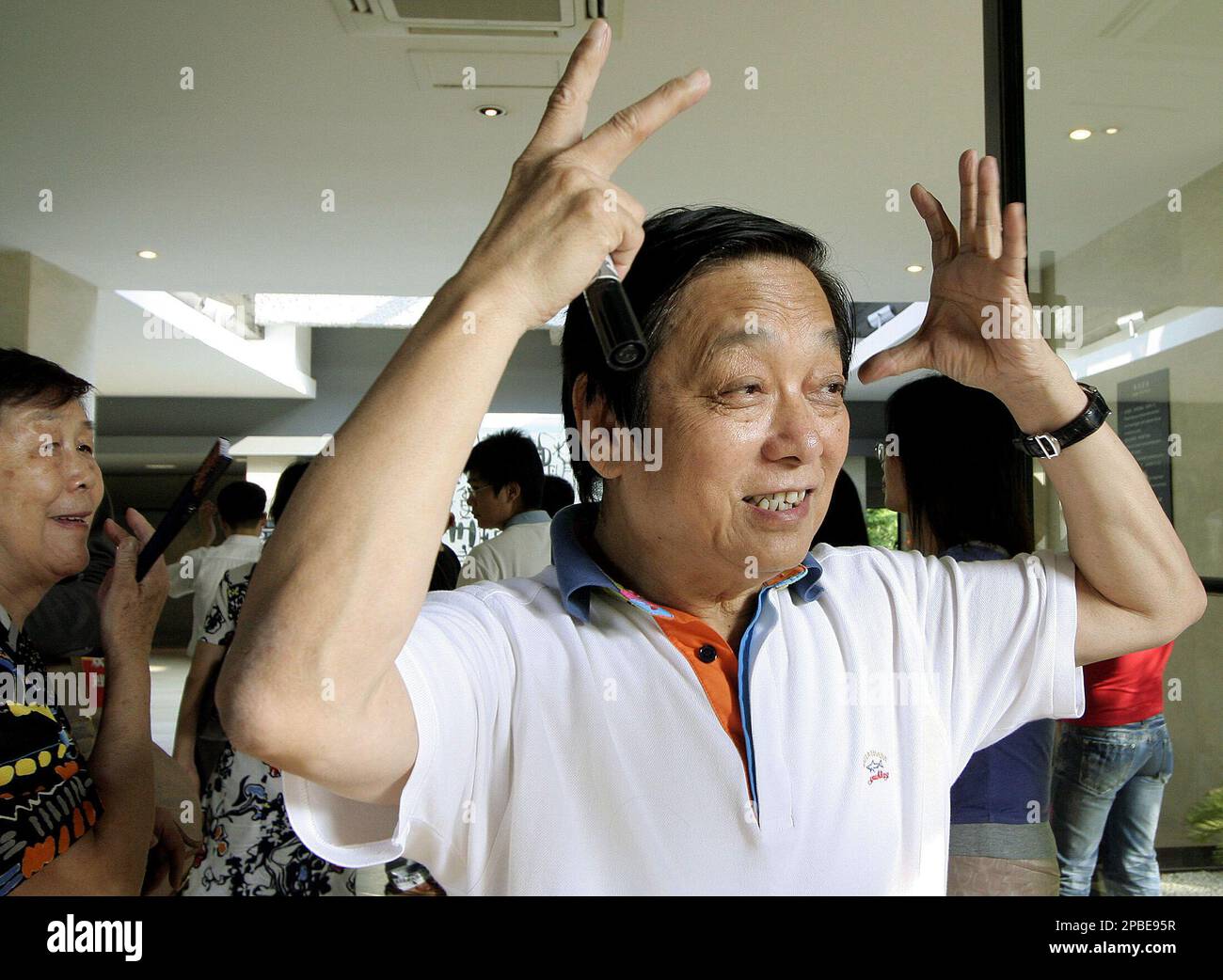 Chinese artist Han Meilin who designed the Olympic Mascots 'the ...