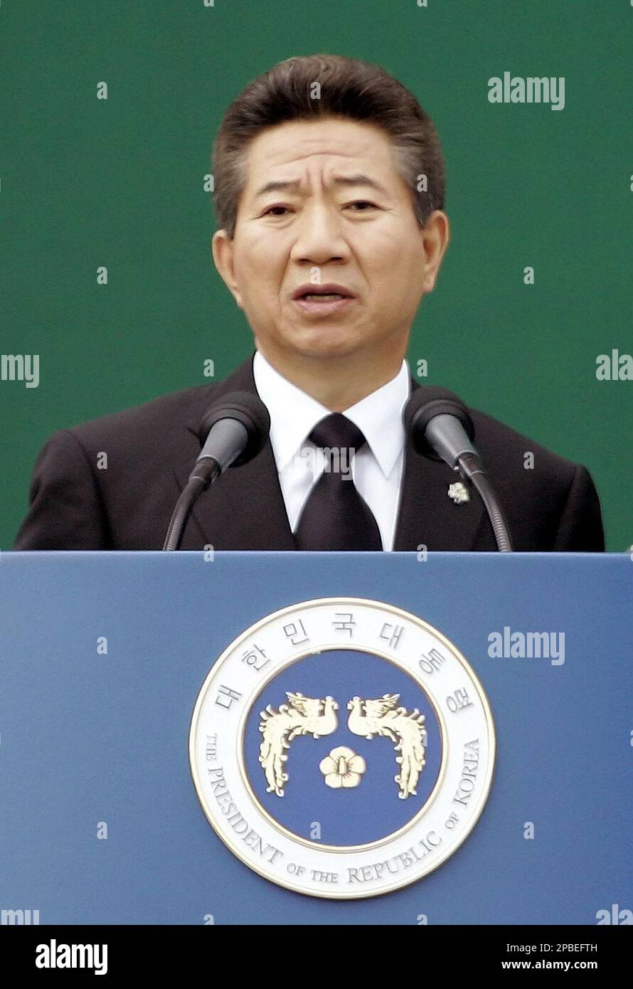 South Korean President Roh Moo-hyun delivers his speech during a ...