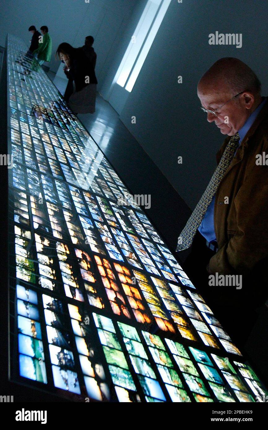 Visitors look at the work of art "Sichtbare Welt" (Visible World ...