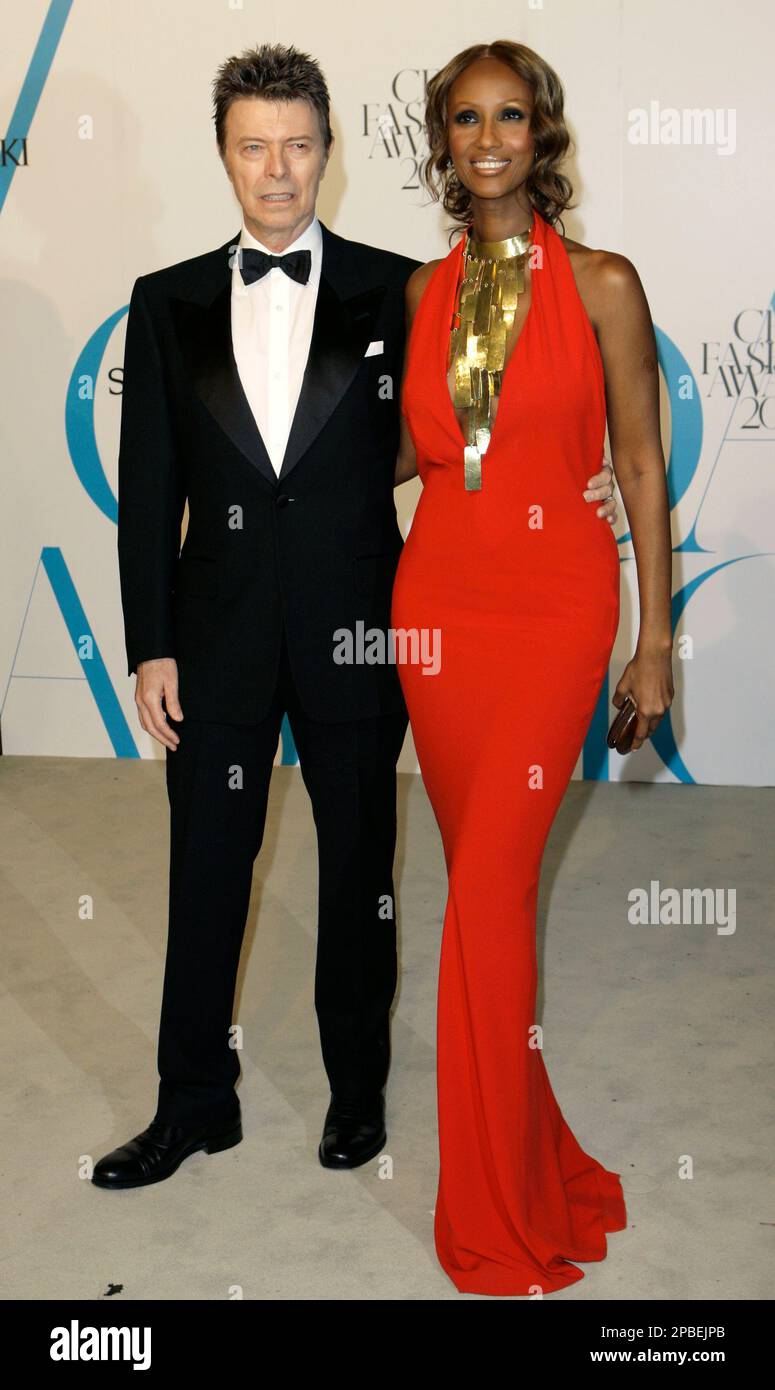 David Bowie and Iman pose for a photo at the CFDA Fashion Awards in New ...
