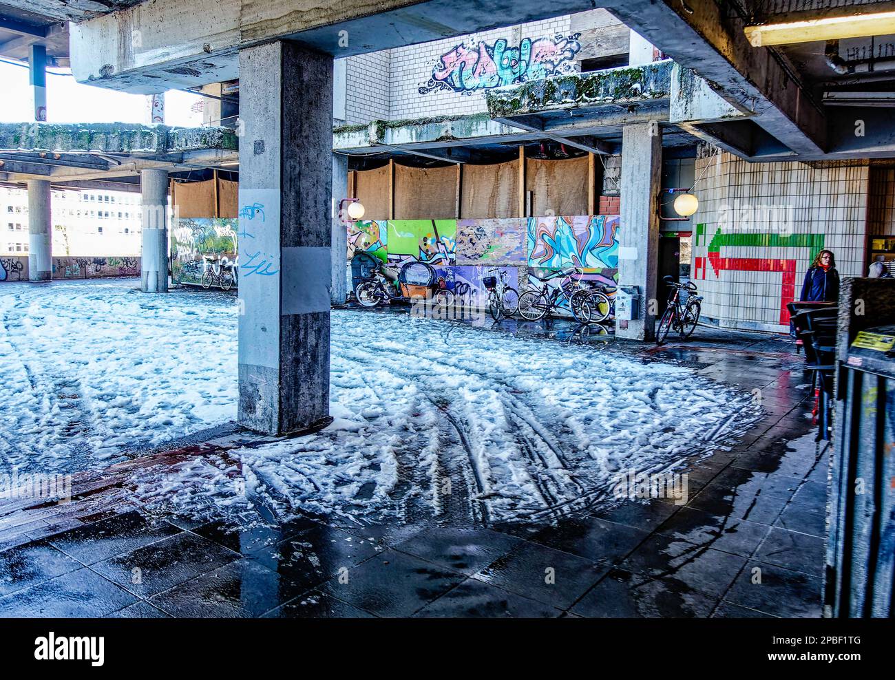 Haus mit dem turm hi-res stock photography and images - Alamy