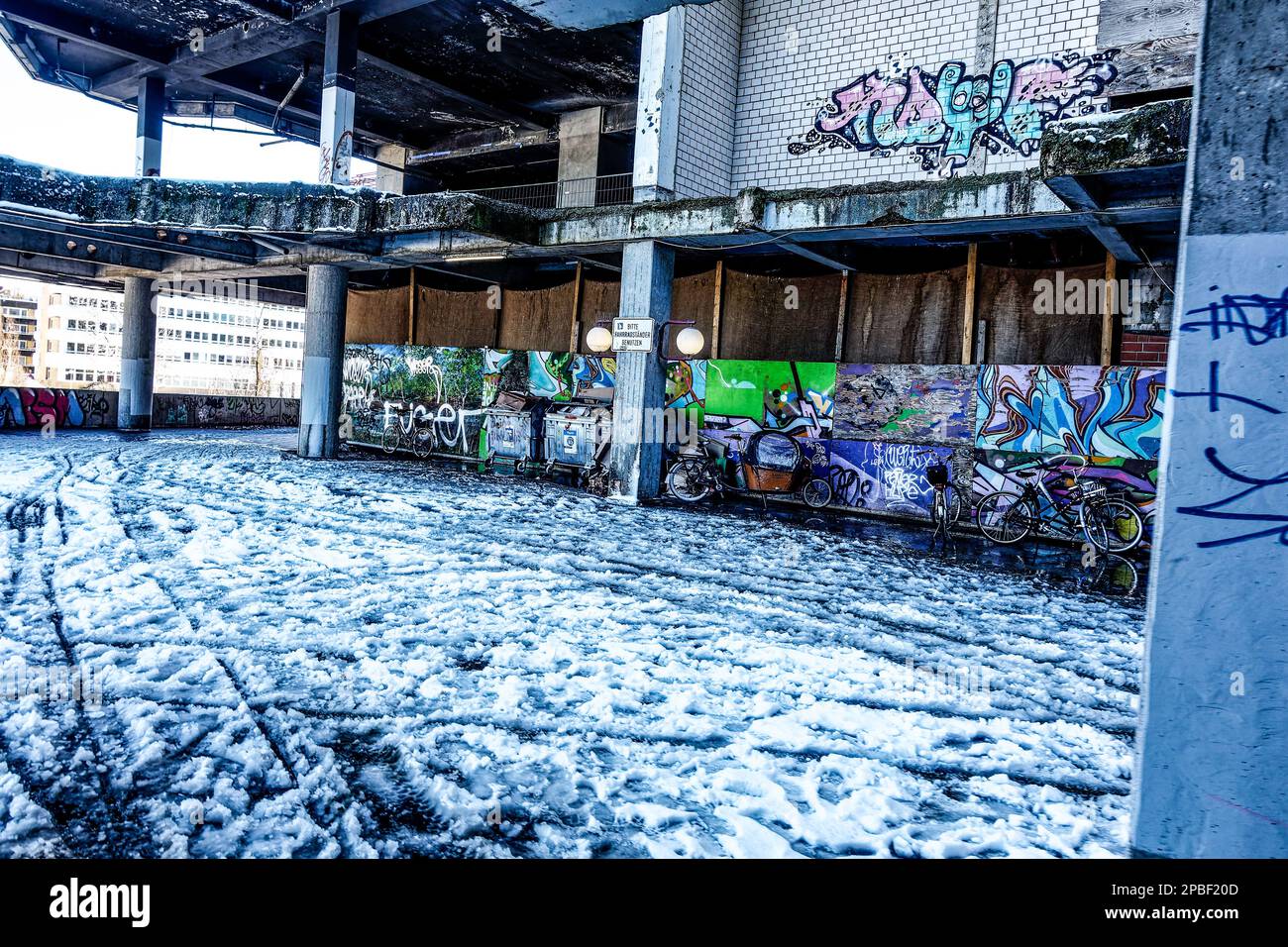 Winter am Ihme Zentrum .Hannover Stock Photo - Alamy