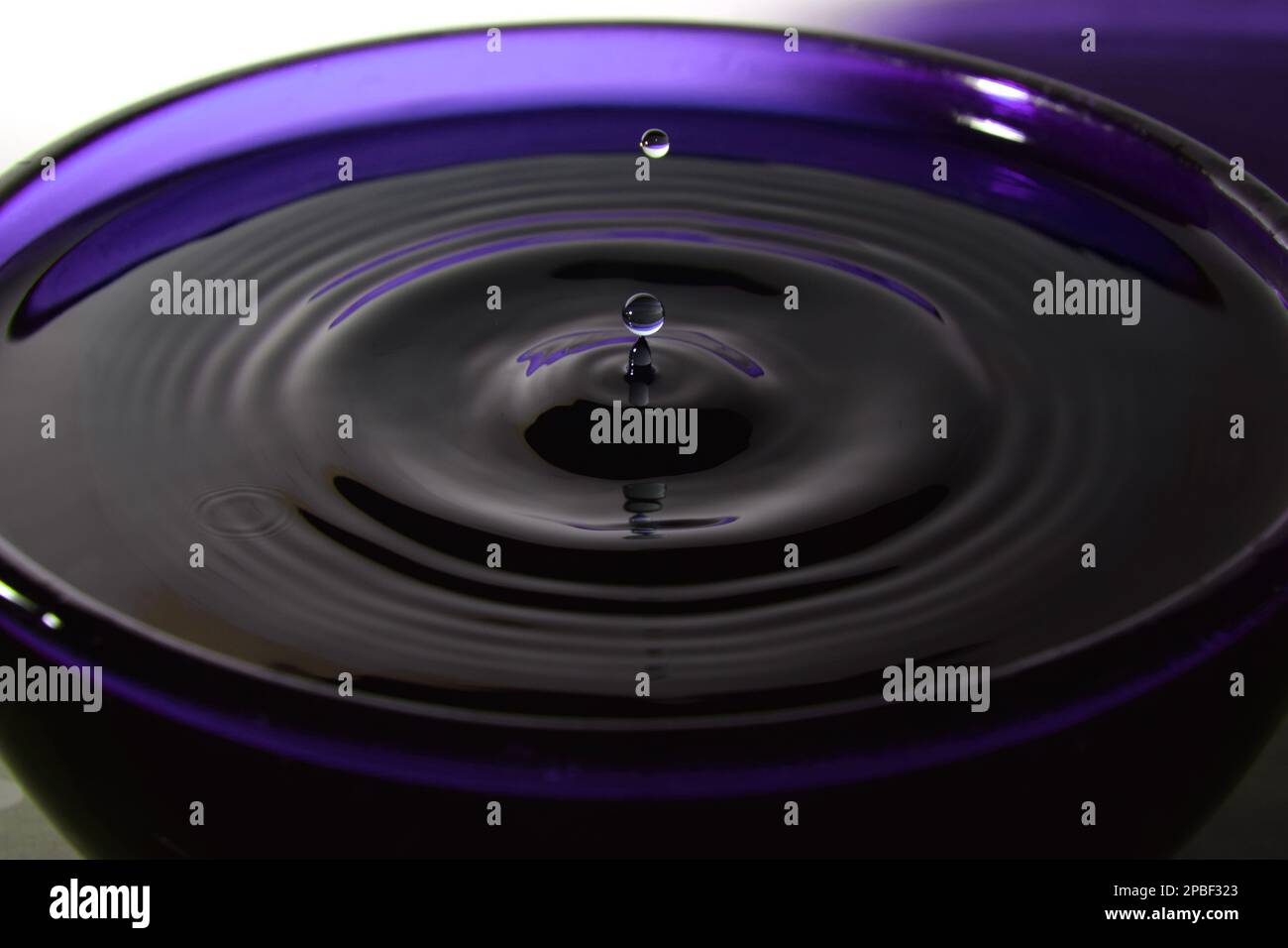 Water Drop Photography, purple Stock Photo - Alamy