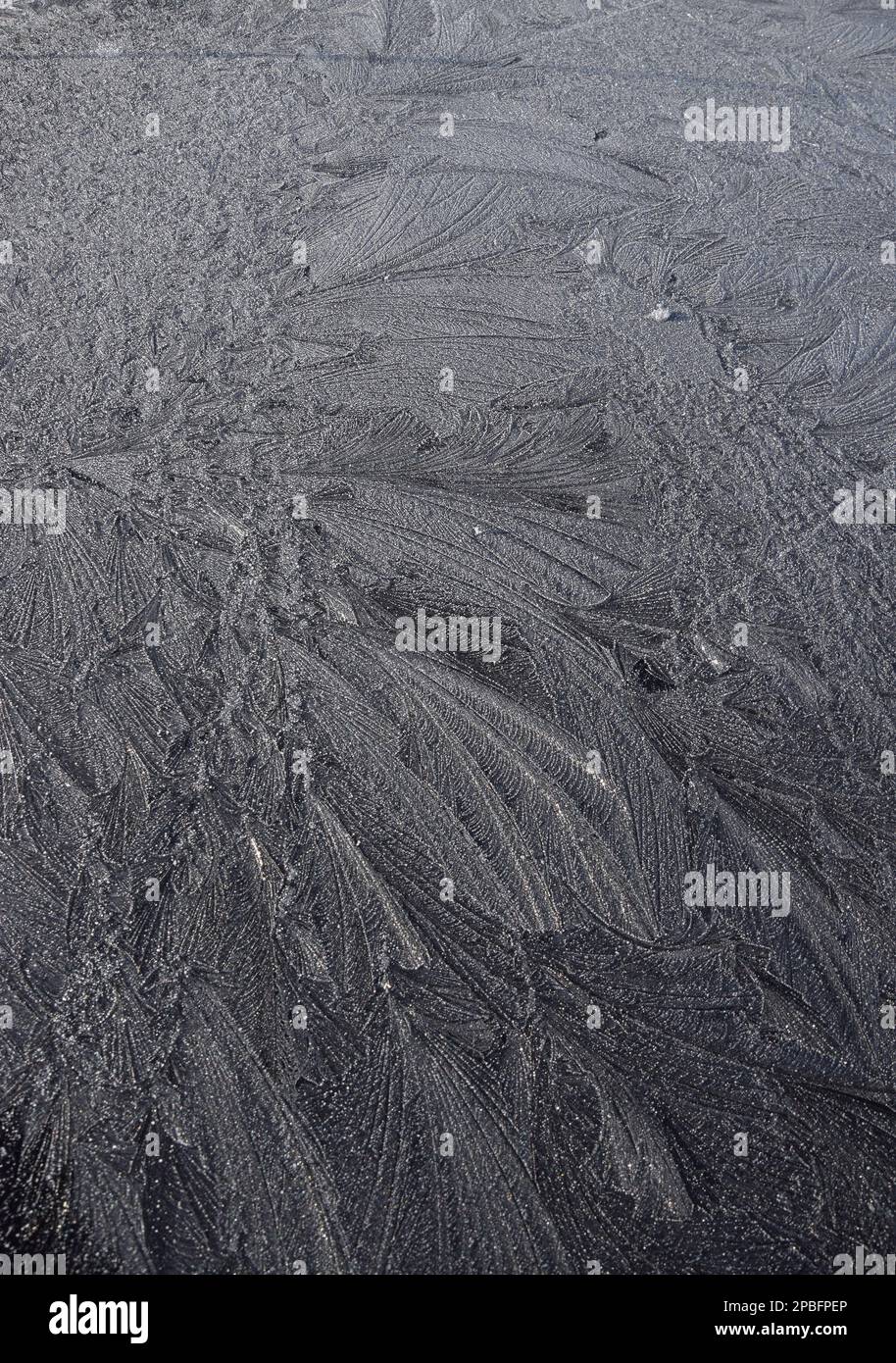 Feather patterns in ice hi-res stock photography and images - Alamy