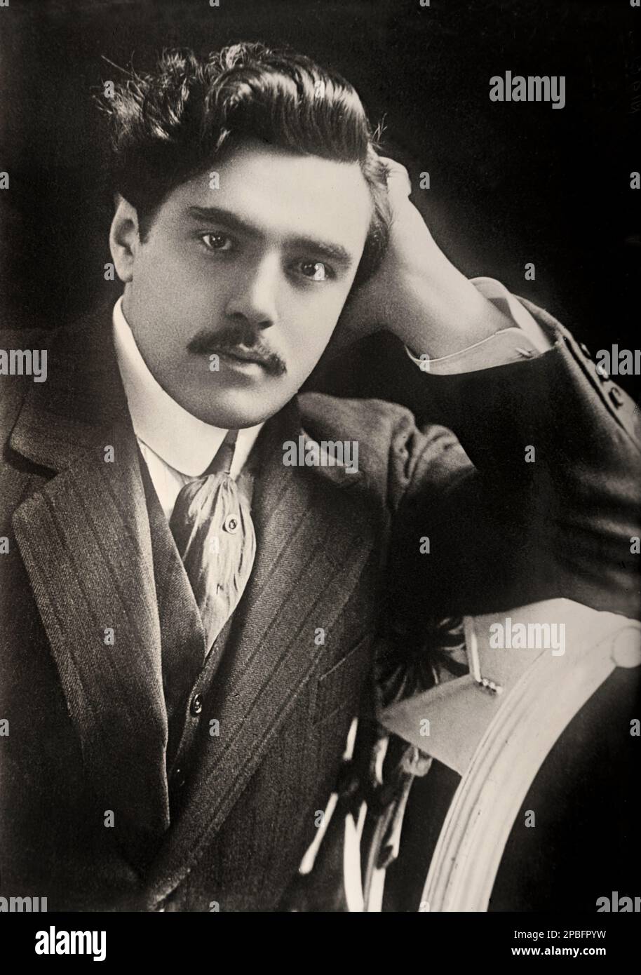 1909 ca, London , Great Britain : The spanish Opera singer tenore ...