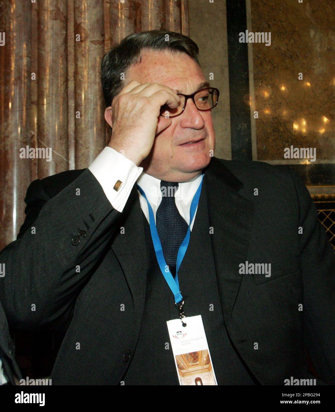 Der ehemalige Ruestungsindustrielle Hans Michael Malzacher wartet am ...