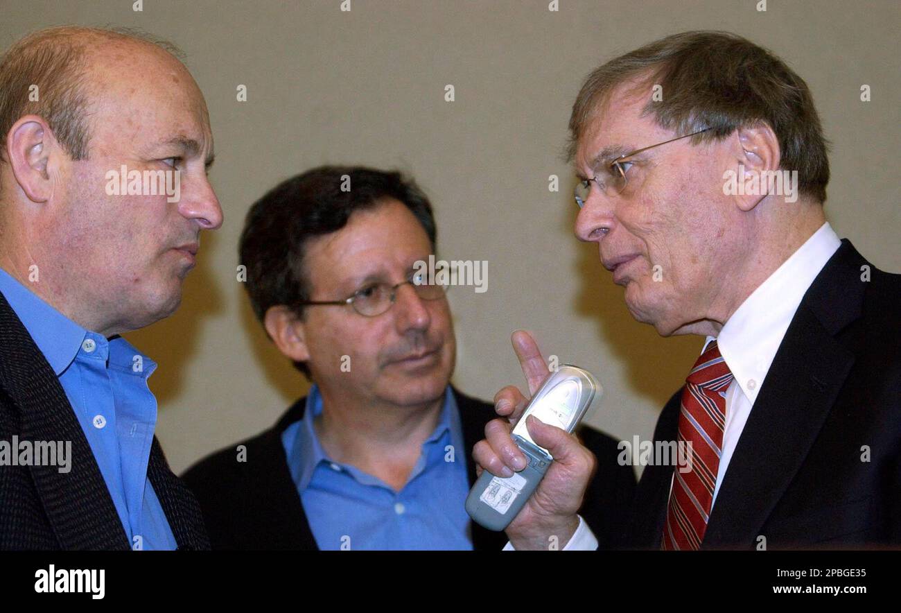 Bud Selig, baseball commissioner, right, chats with Stan Kasten, left ...