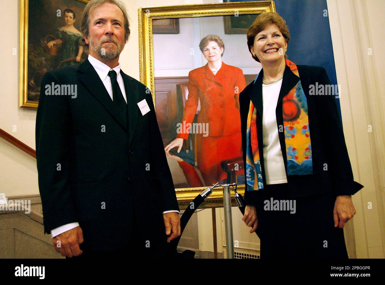 Former N.H. Gov.Jeanne Shaheen smiles after the unveiling of her ...