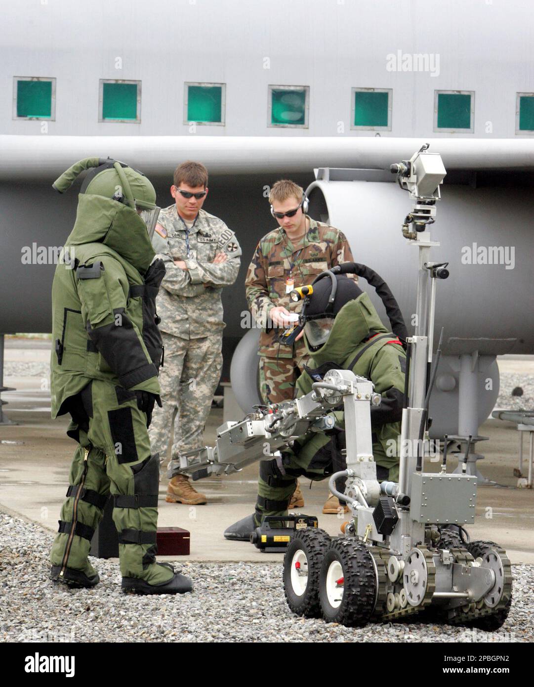 Members of a Explosive Ordnance Disposal (EOD) team from Korea Airports ...