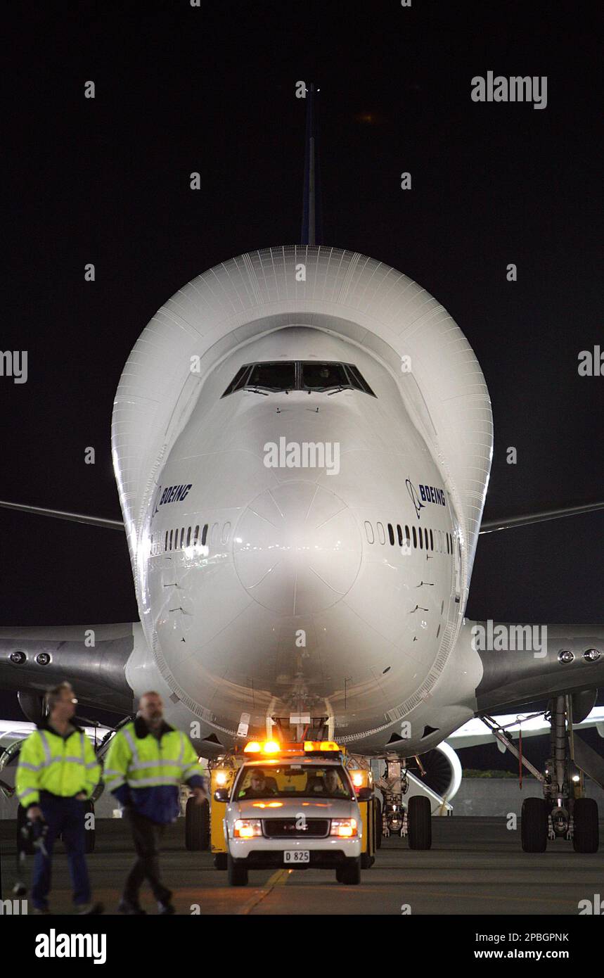 The super freighter 'Dreamlifter' aircraft, carrying the massive mid ...