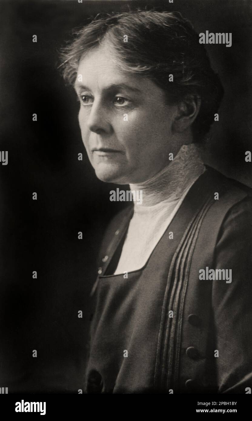 Medicina donna hi-res stock photography and images - Alamy