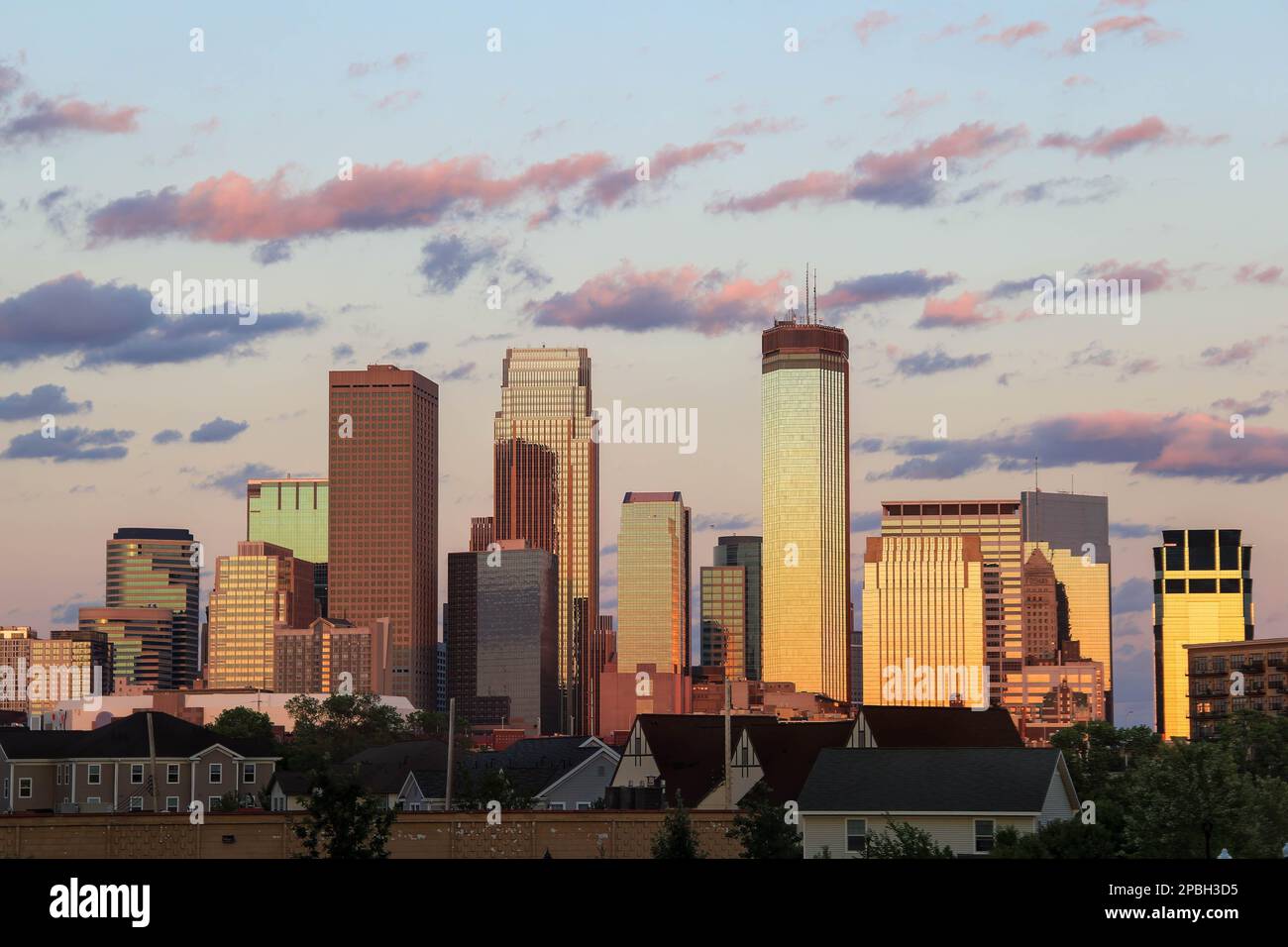 Minneapolis Minnesota at Sunset Golden Hour Stock Photo - Alamy