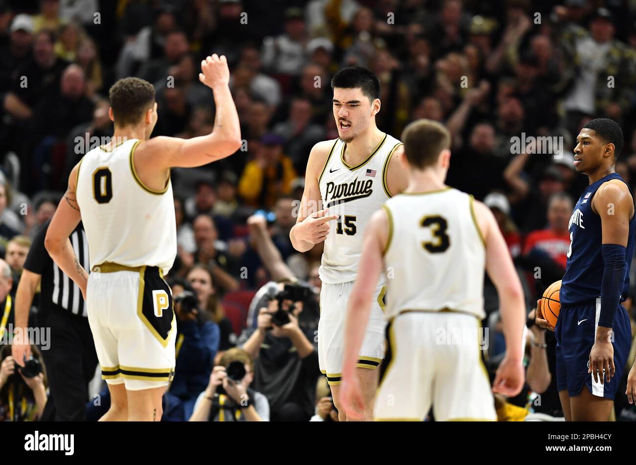 Chicago, Illinois, USA. 12th Mar, 2023. Purdue Boilermakers center Zach ...