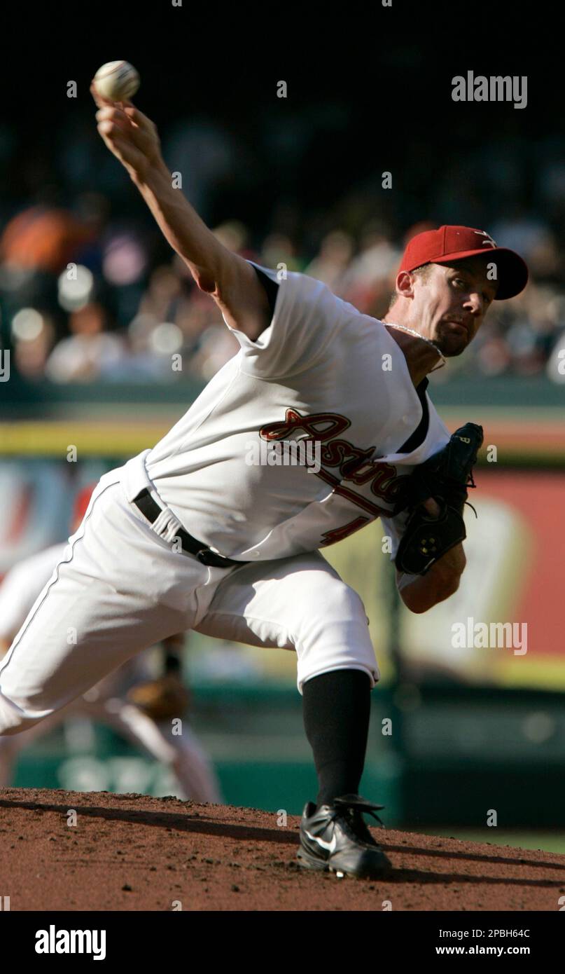 Houston Astros starter Roy Oswalt delivers a pitch in the first inning ...