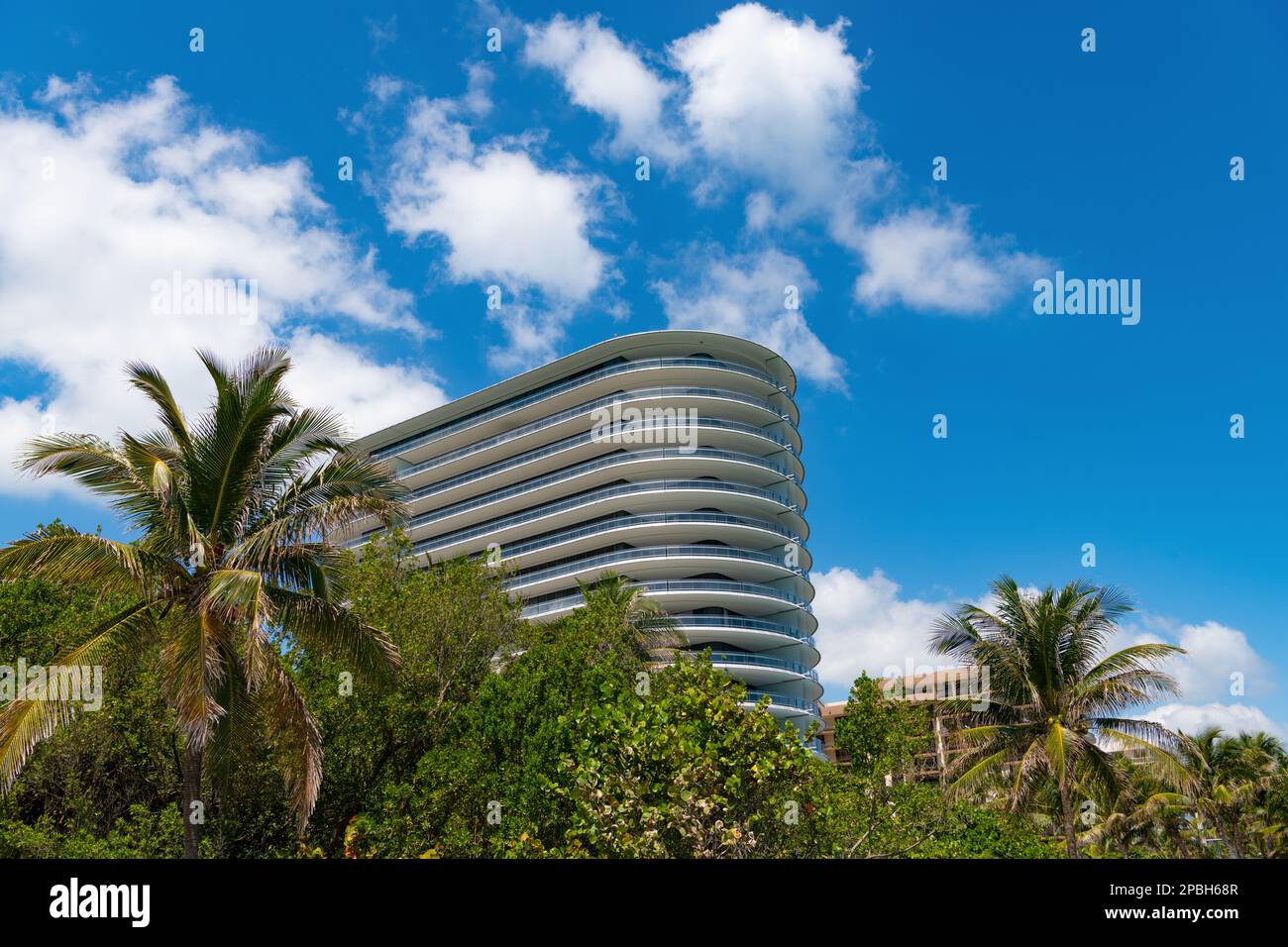 skyscraper facade architecture in florida, miami. skyscraper facade ...