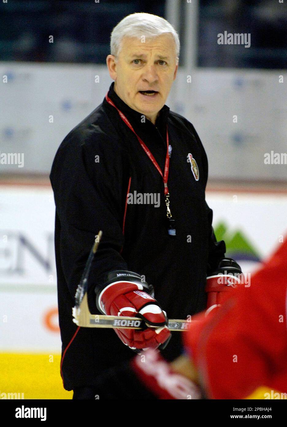 Ottawa Senators head coach Bryan Murray instructs his team during ...