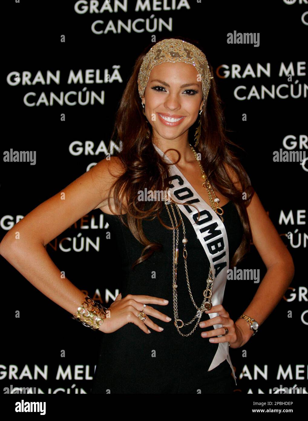 Miss Colombia 2007, Eileen Roca, poses for photographers upon her ...