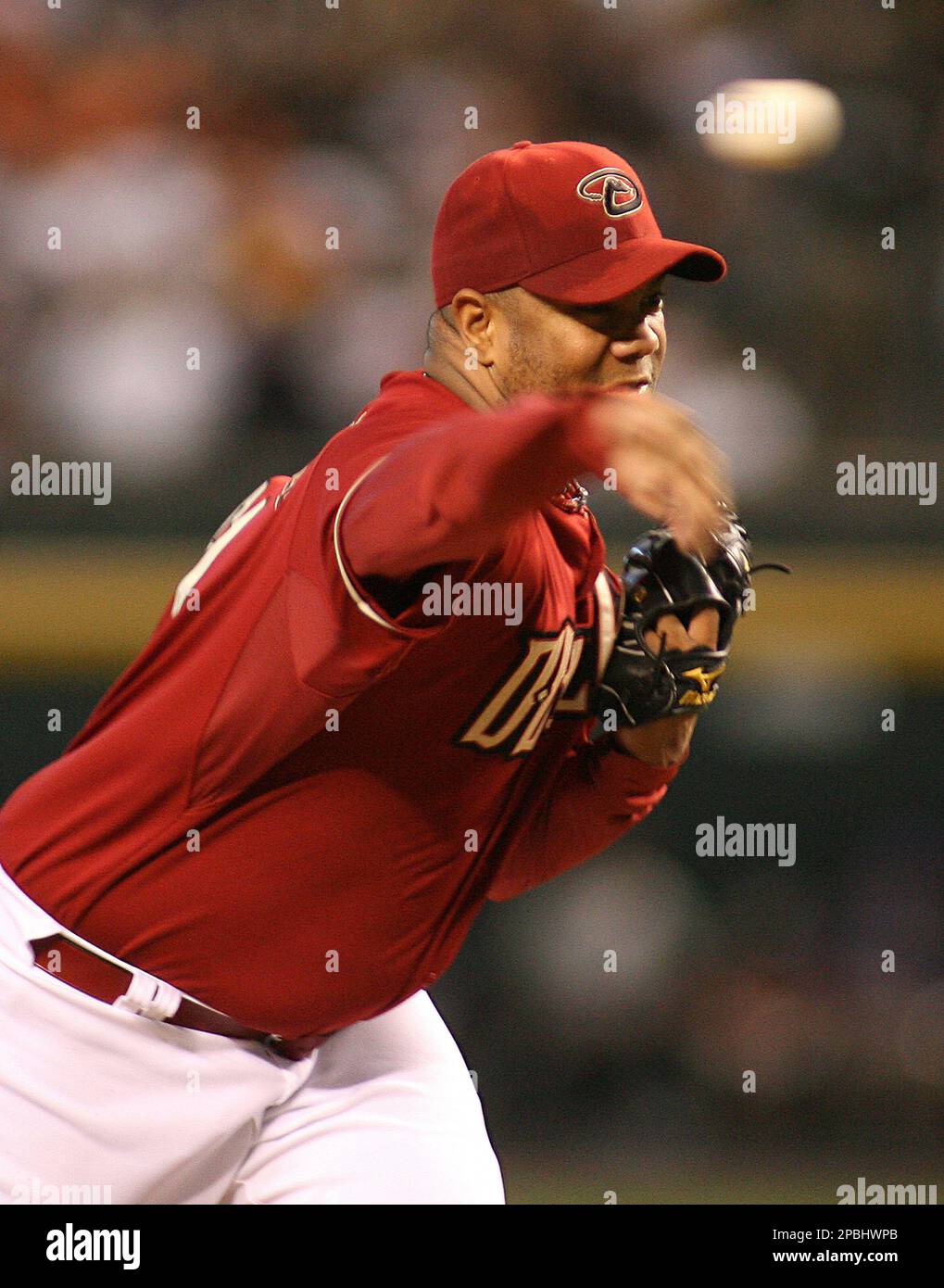 Arizona Diamondbacks pitcher Livan Hernandez throws against the New ...