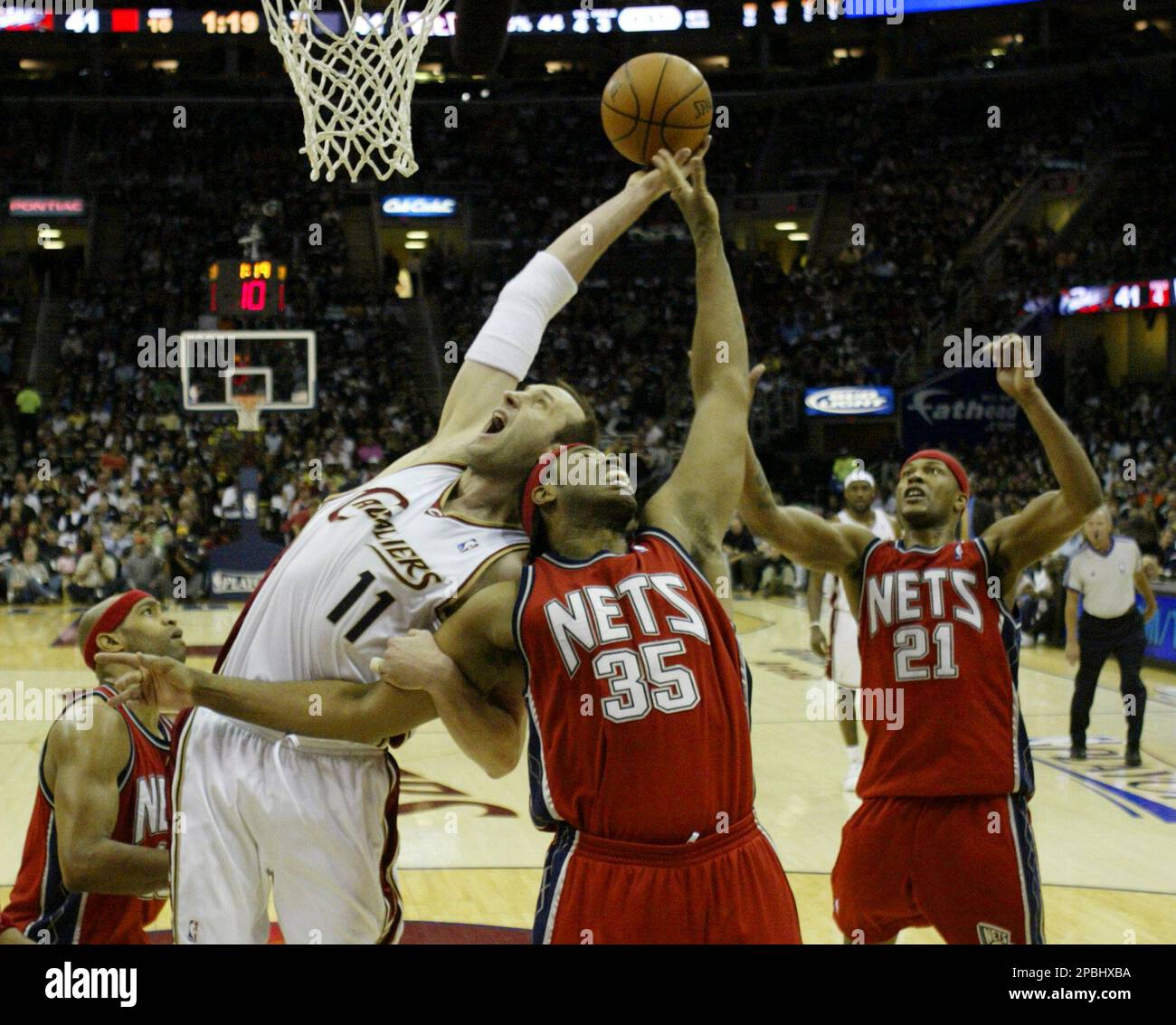Cleveland Cavaliers' Zydrunas Ilgauskas (11), from Lithuania, New ...