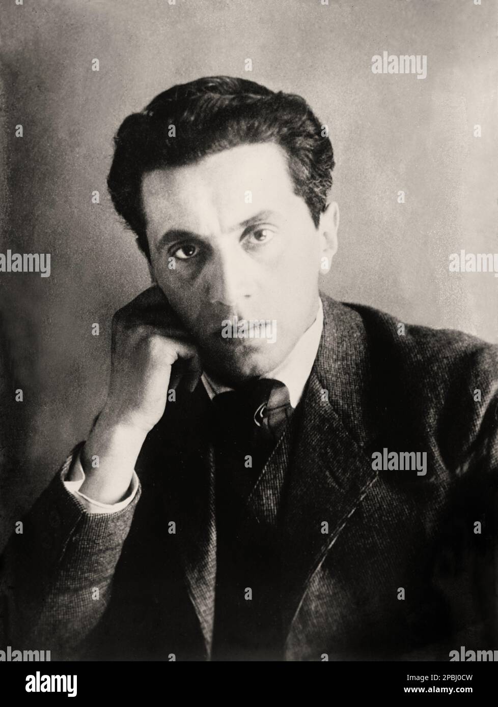 1924 ca , Germany : ERNST TOLLER ( 1893 – 193) was a Jewish German ...