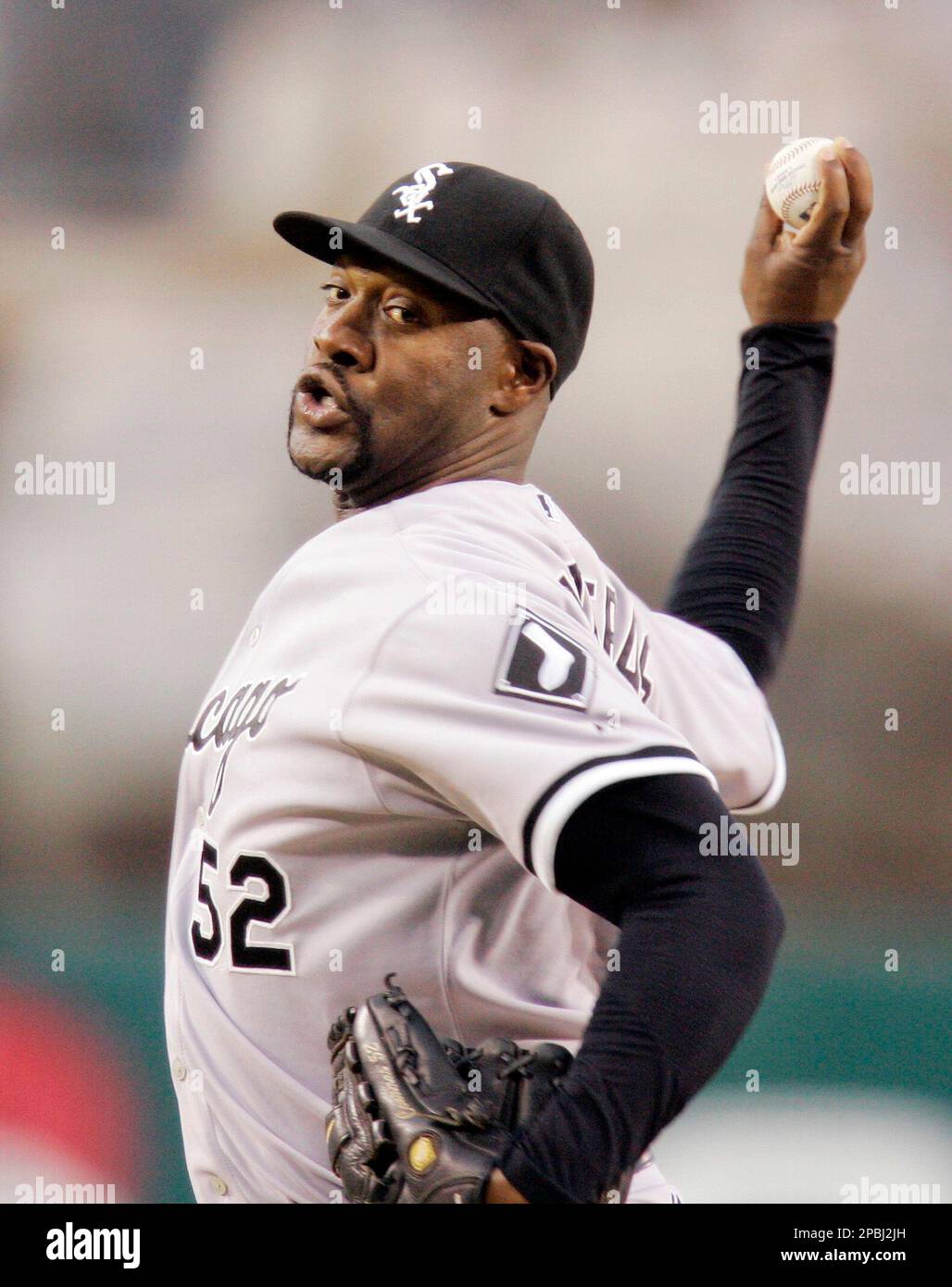 Chicago White Sox pitcher Jose Contreras throws to the plate during the ...