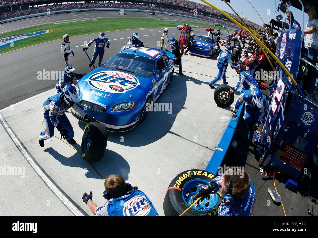 Driver Kurt Busch pits during the NASCAR Aaron's 499 auto race, Sunday ...