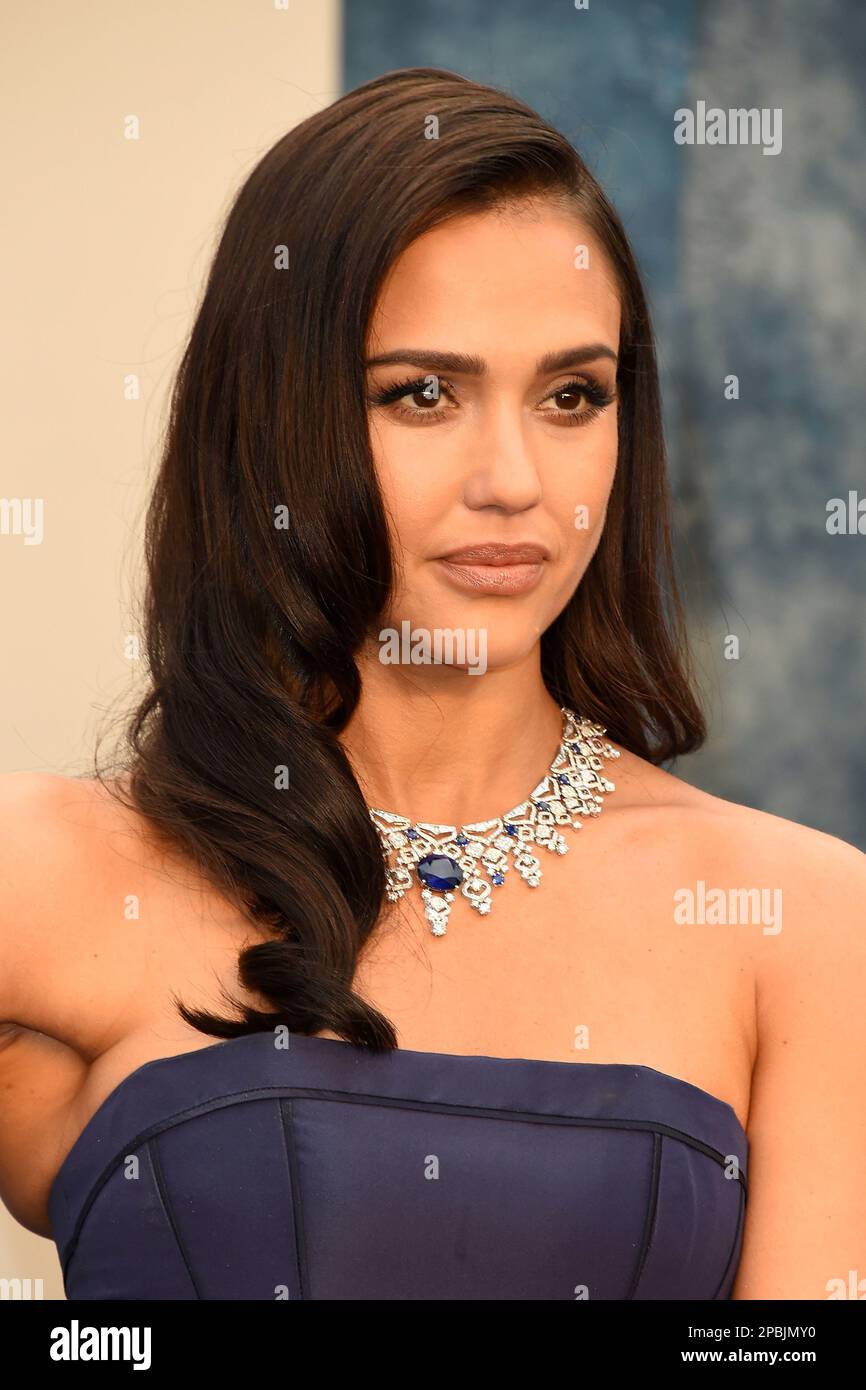 LOS ANGELES - MAR 12: Jessica Alba at the 2023 Vanity Fair Oscar Party ...