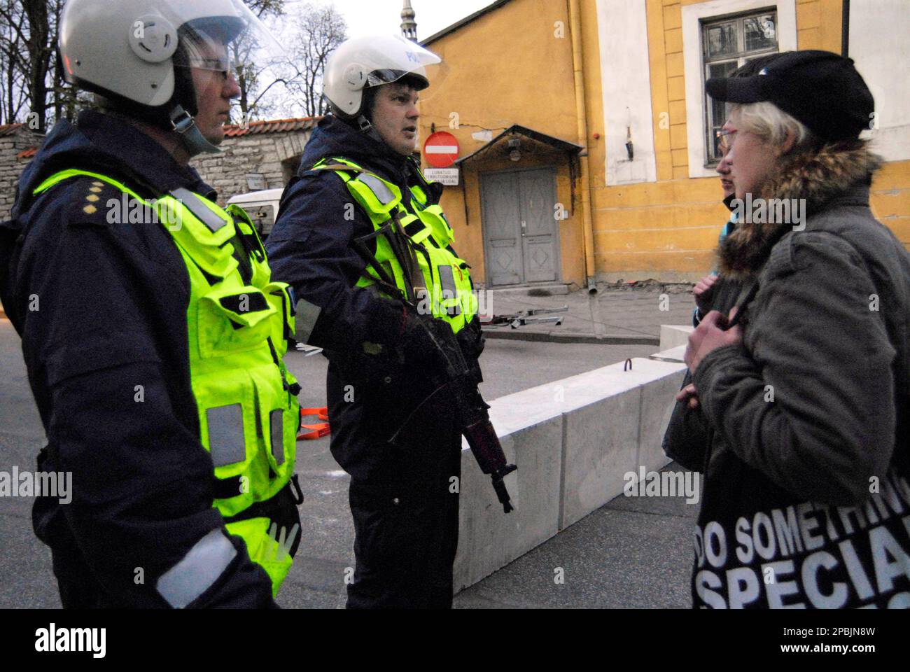 Special police officers in riot gear armed with Kalashnikovs stop ...