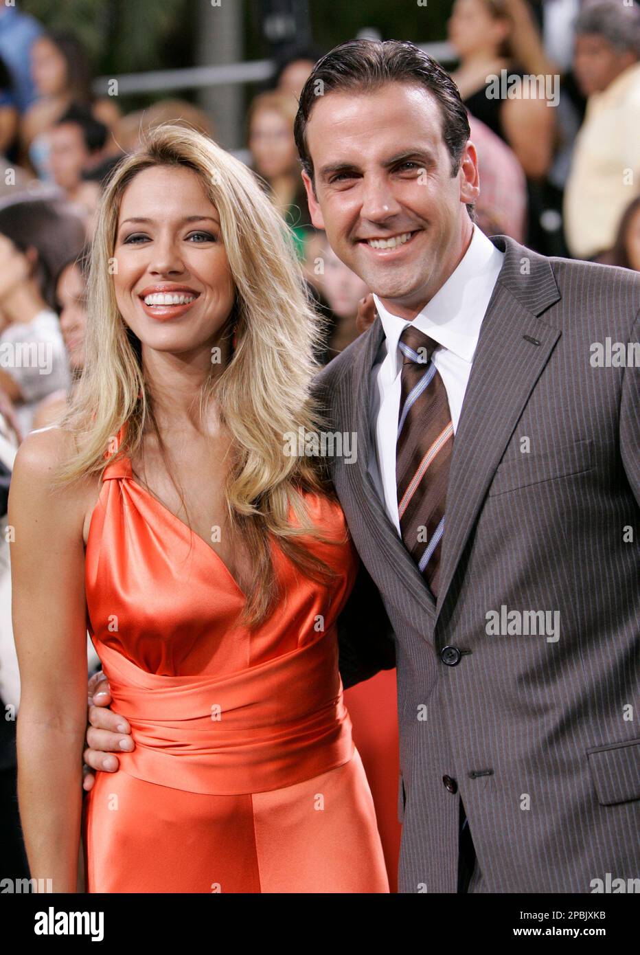 Singer Carlos Ponce and his wife Veronica arrive at the Billboard Latin ...