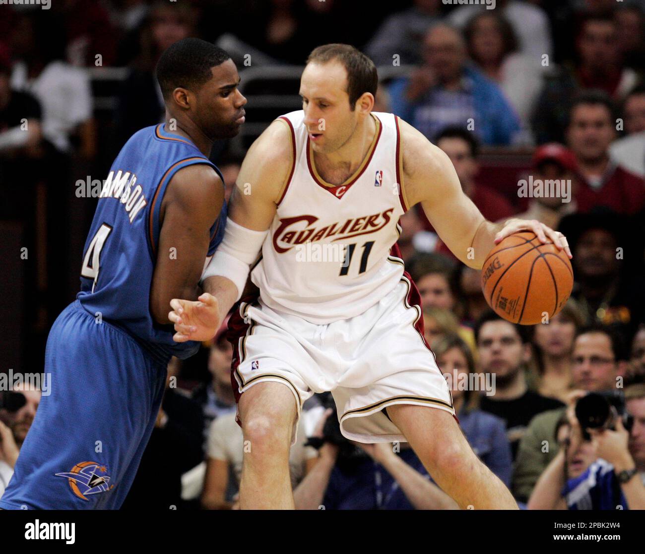 Cleveland Cavaliers' Zydrunas Ilgauskas (11), from Lithuania, works in ...