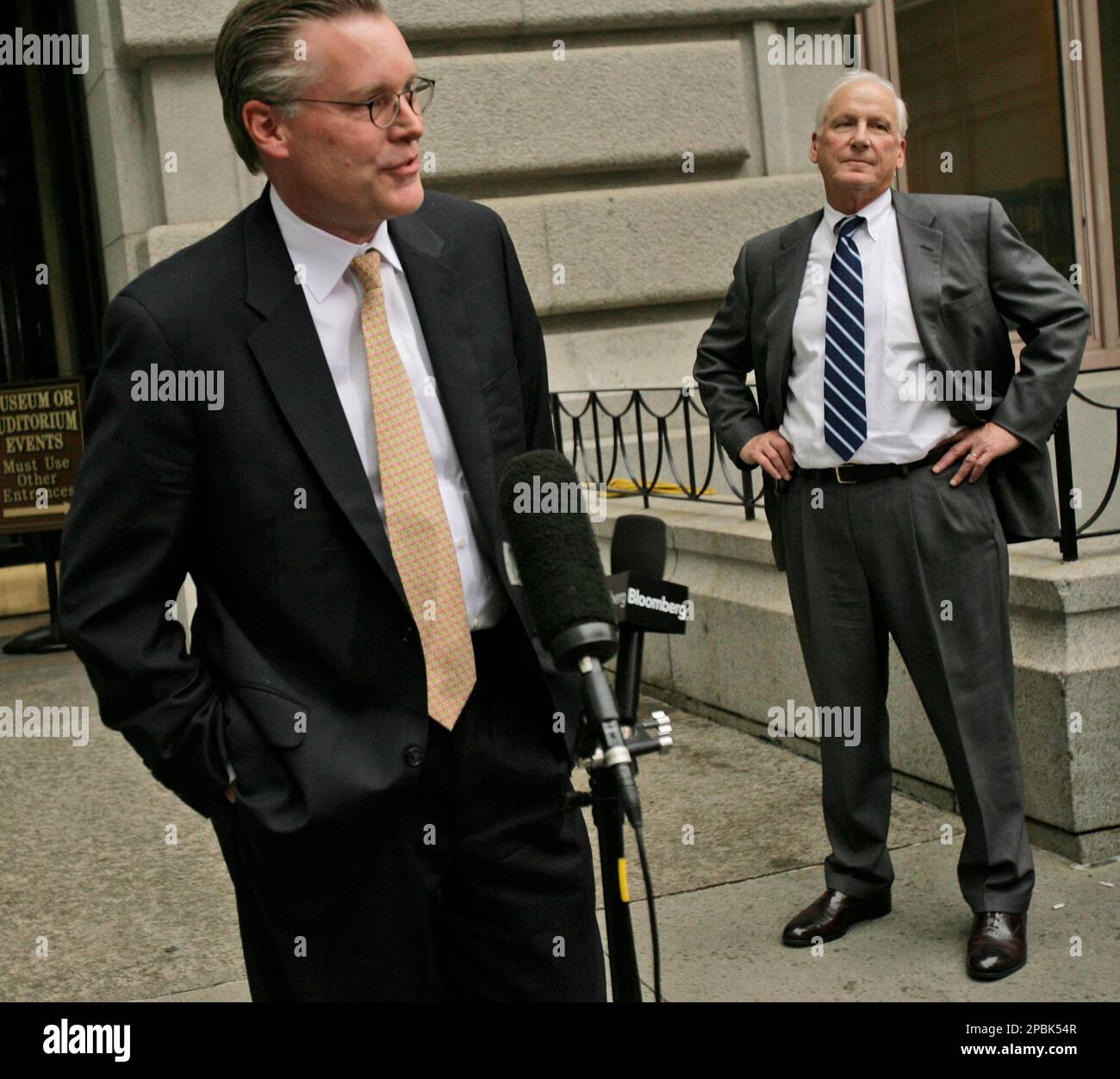 Gerald Grinstein, CEO of Delta Air Lines, right, listens as Ed Bastian ...