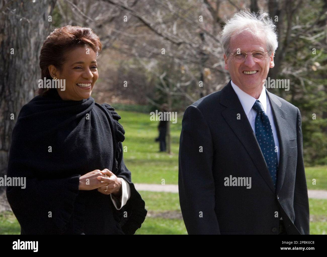 Governor General of Canada Michaelle Jean chats with Hungarian ...