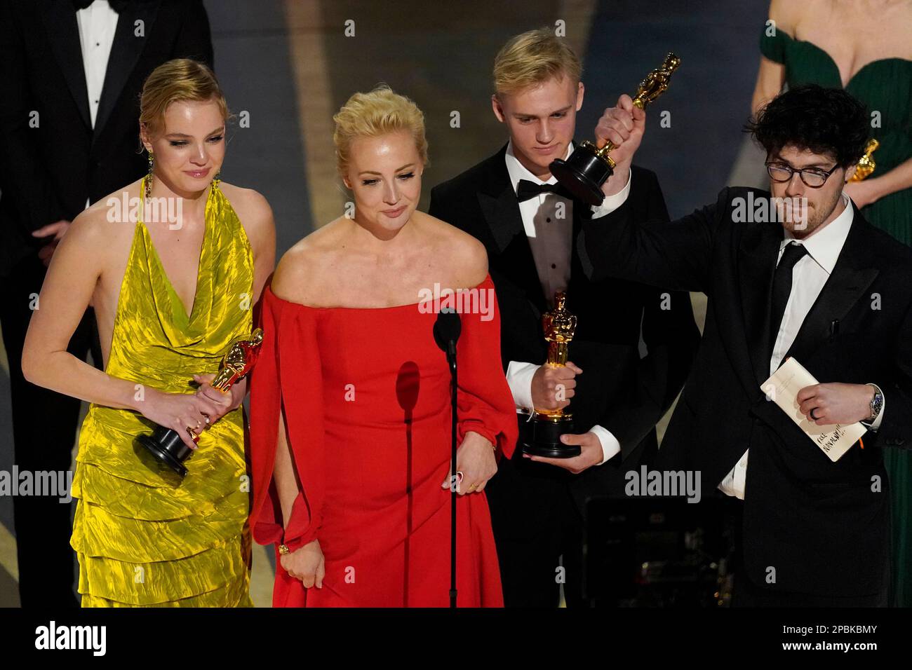 Family members of Alexei Navalny including daughter Dasha Navalnaya ...