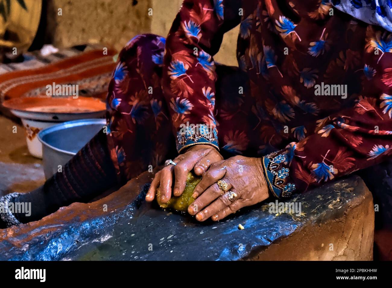 Making moringa oil, Bait al Safah, Al Hamra, Oman Stock Photo - Alamy