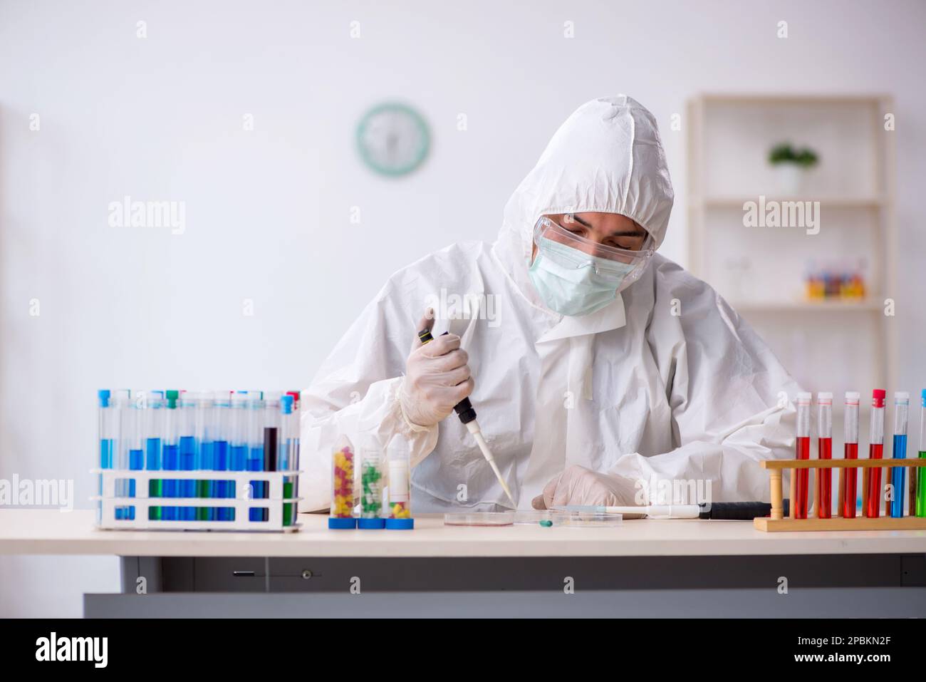 Capsule synthesis hi-res stock photography and images - Alamy