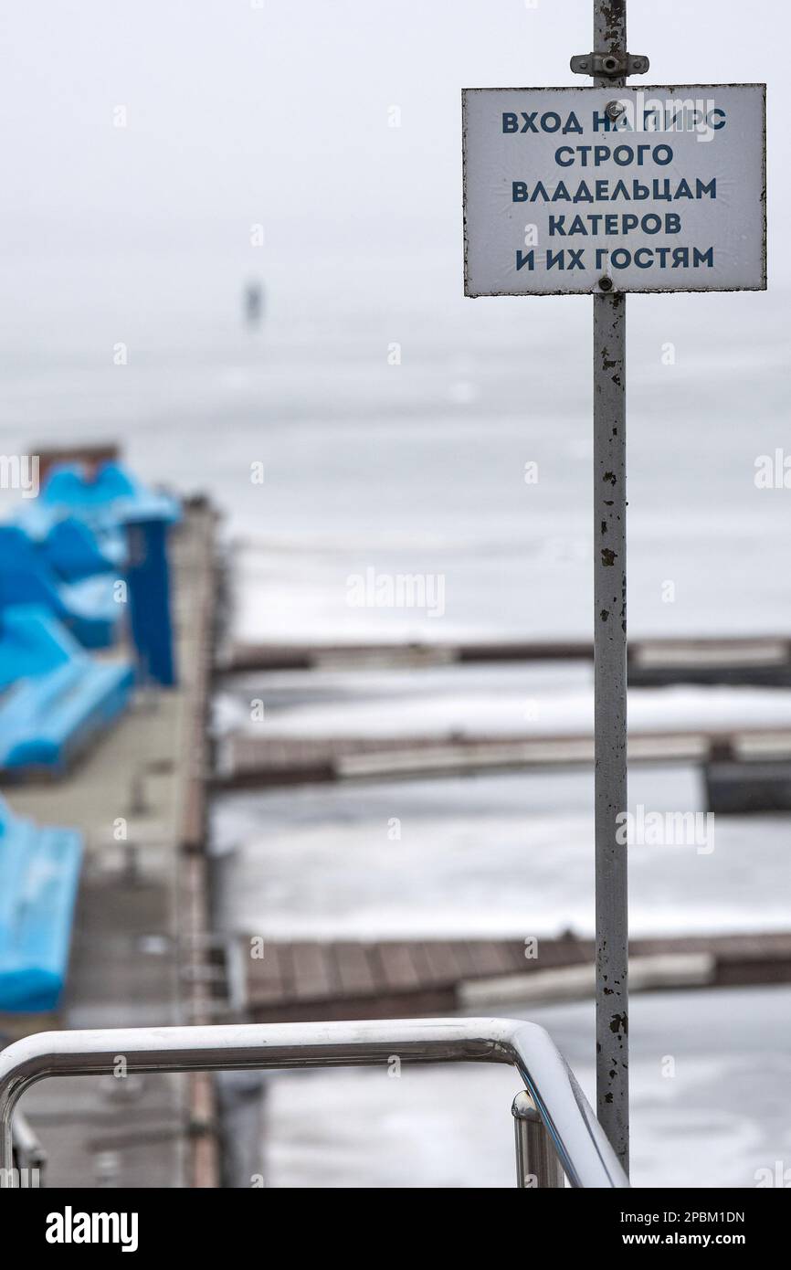 Desperate people on boats hi-res stock photography and images - Alamy