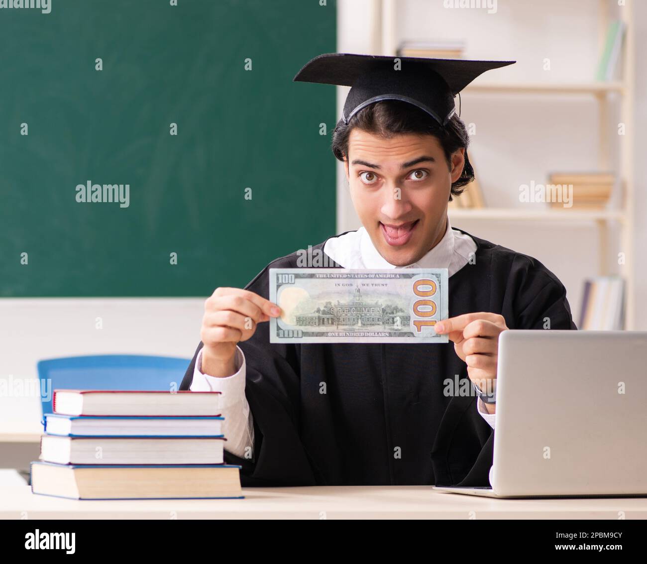 Mba graduate money hi-res stock photography and images - Alamy