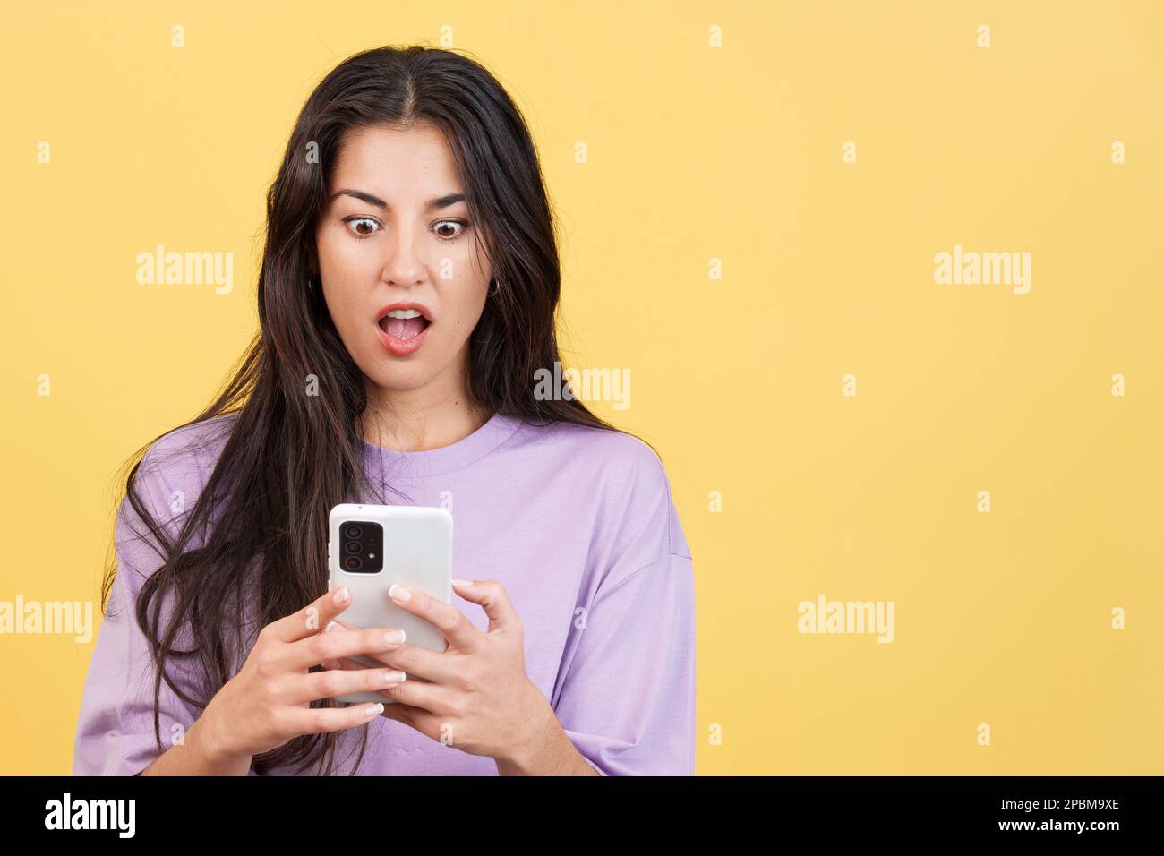 Woman surprised in shock hi-res stock photography and images - Alamy