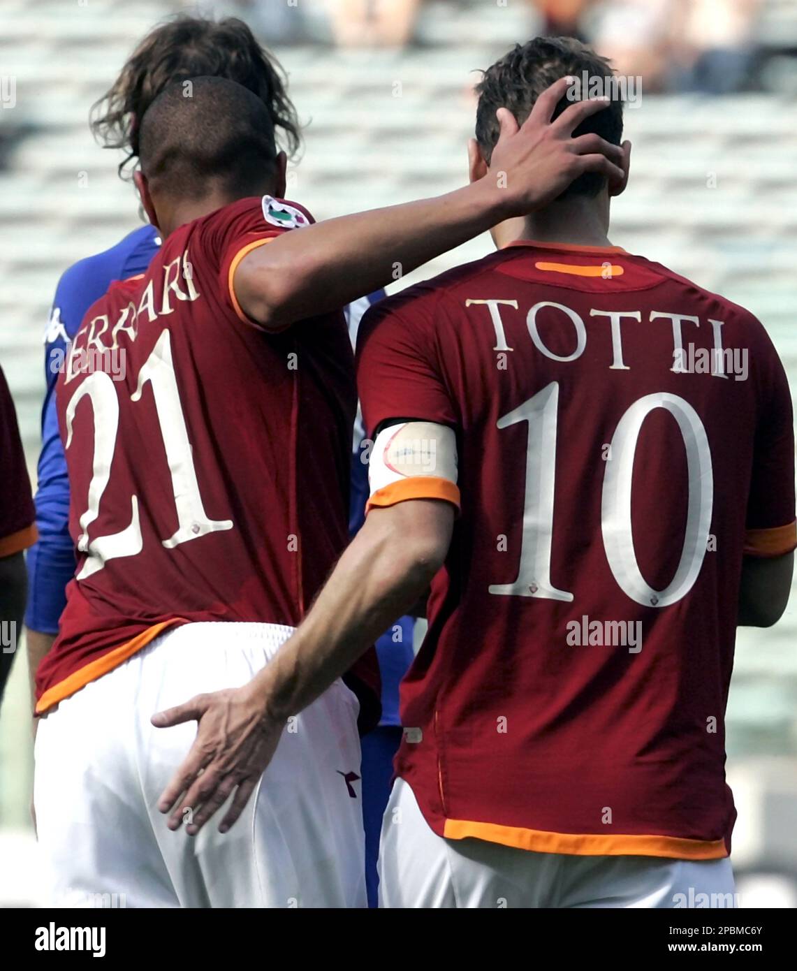 AS Roma's Matteo Ferrari and Francesco Totti celebrate after Ferrari ...