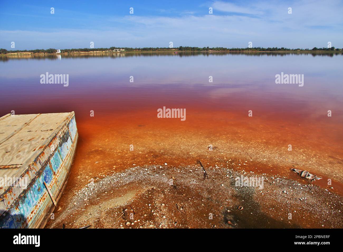 Lake Retba, Lac rose close Dakar, Senegal, West Africa Stock Photo - Alamy
